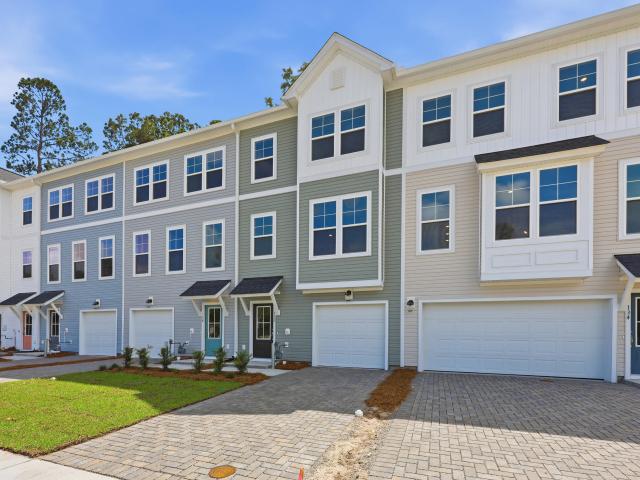 132 Fernbank Court