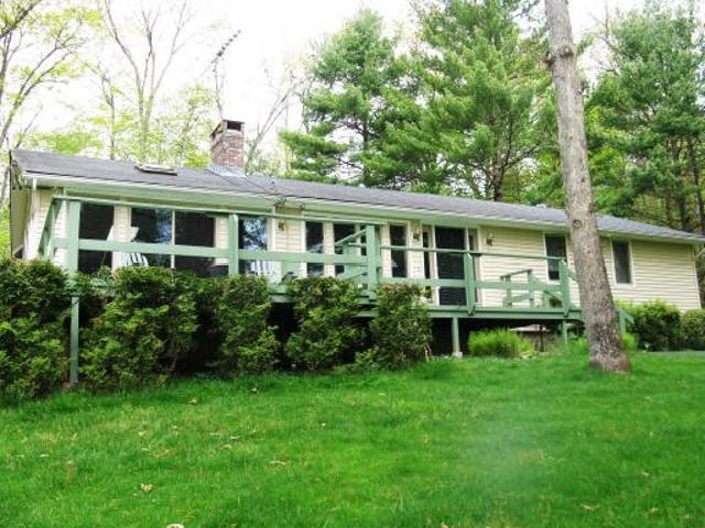 132 Kibbe Rd, East Longmeadow, MA 01028