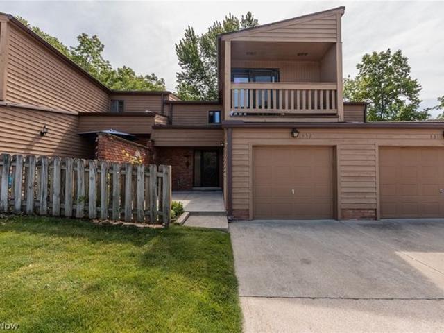 132 Kimrose Ln, Broadview Heights, OH 44147