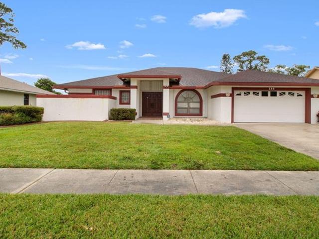 132 Kings Way, Royal Palm Beach, FL 33411