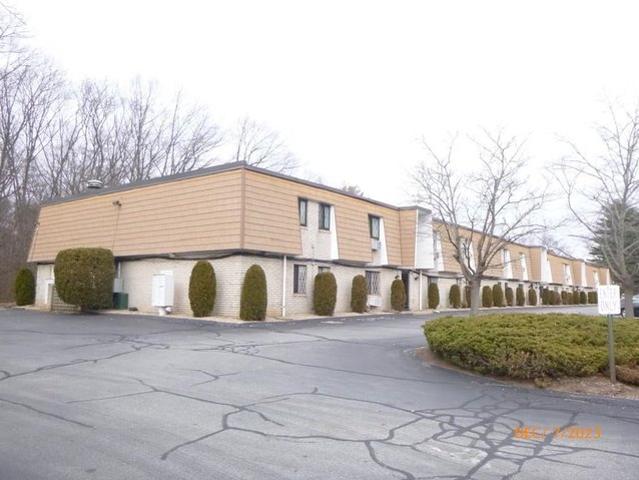 132 Hoffman Ave Apt 202, Cranston, RI 02920