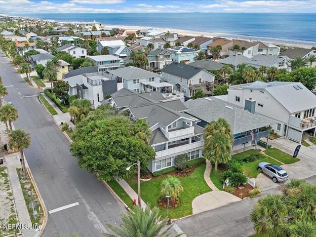 132 Hopkins St, Neptune Beach, FL 32266