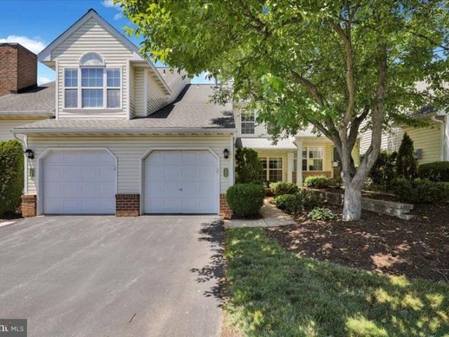 132 Hickory Ln, Reading, PA 19610