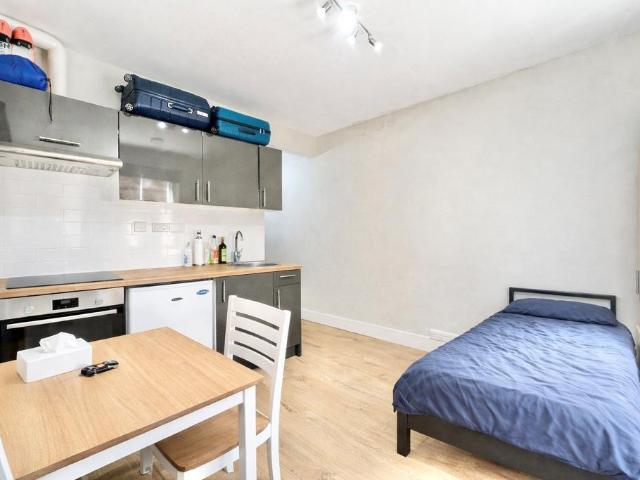 132 Iverson Road, London NW6 Studio to rent £1,150 pcm £265 pw