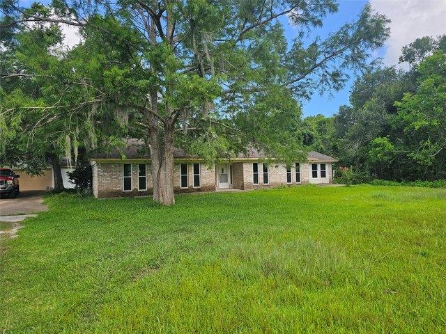 132 Otter Trl, Lake Jackson, TX 77566