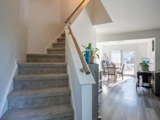 132 Longacre Ct