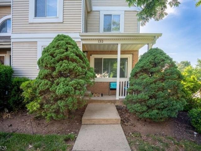 132 Longacre Ct, Hillsborough Twp, NJ 08844