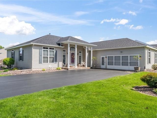 132 Lorian Dr, Syracuse, NY 13212