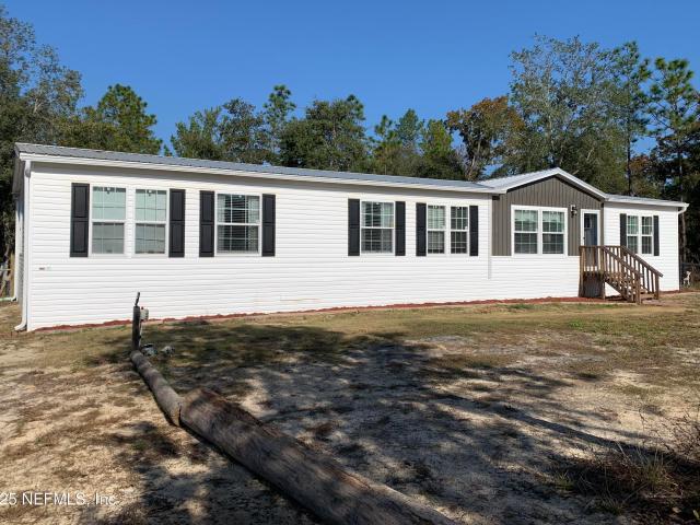 132 Lake Lucy Ct, Interlachen, FL 32148 | MLS #2119