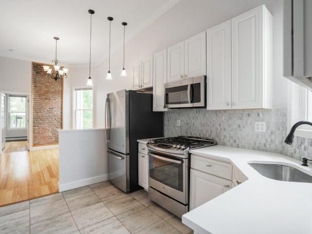 132 Lincoln St, Unit 6 R, Jersey City, NJ 07307 | MLS #260005 | Compass
