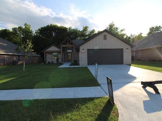 132 Mountain Laurel Way, Noble, OK 73068
