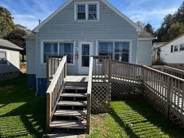 132 Maple St, Richwood, WV 26261