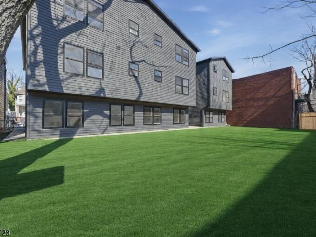 132 N 17Th St