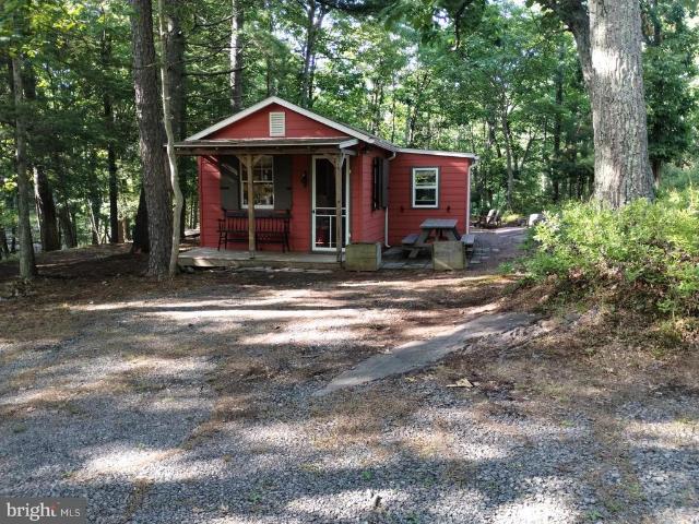 132 North Lane