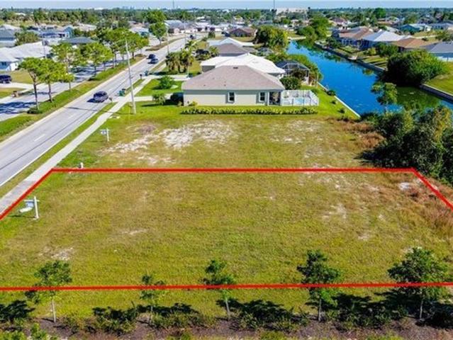 132 Nicholas Pkwy E, Cape Coral, FL 33990