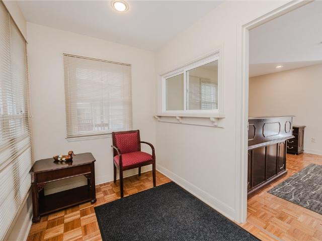 132 S 7th St