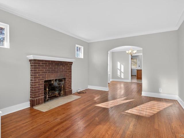 132 S Terrace Place