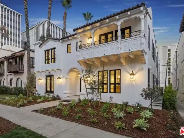132 S Oakhurst Dr, 4, Beverly Hills, CA 90212