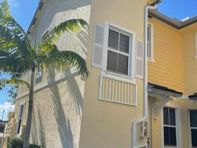 132 SE 28th Pl #1 Homestead, FL 33033