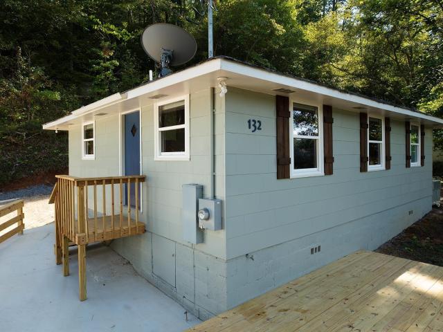 132 Shoreline Road