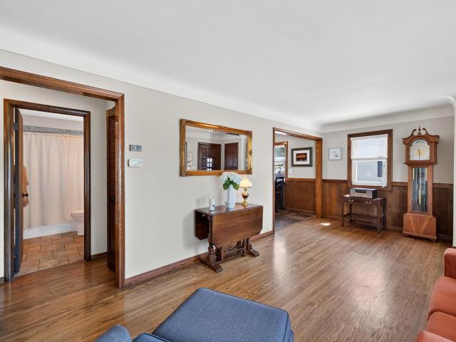 132 Spruce Street W