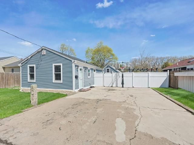 132 Sumner St, North Attleboro, MA 02760 | MLS #73505 | Compass