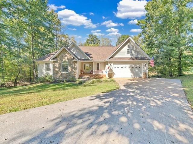 132 Pointe O Woods Dr, Huddleston, VA 24104
