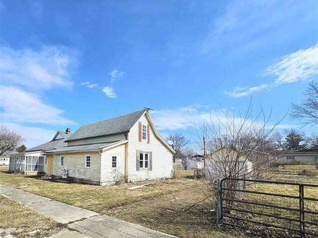 132 Pennsylvania St, Shirley, IN 47384
