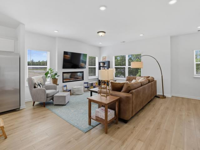 132 Rosebush Ln