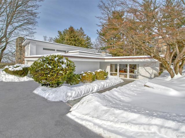 132 Ridgecrest Rd, Briarcliff Manor, NY 10510 | MLS #955436 | Compass