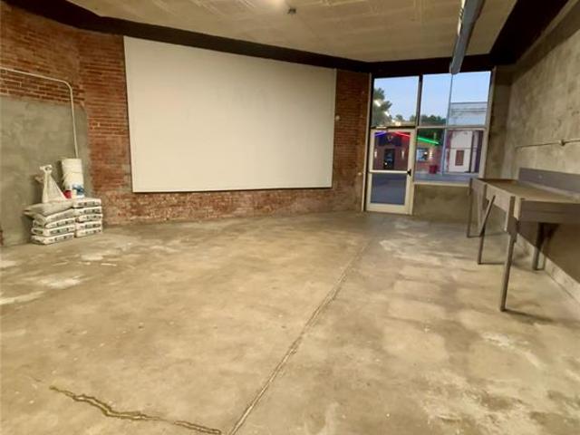 132 W Broadway Street