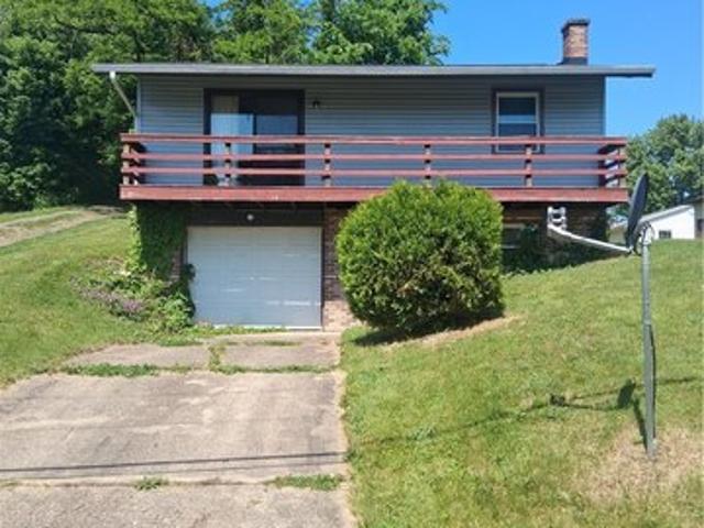 132 W Highland Ave, Barnesville, OH 43713