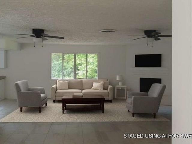 132 White Oak Dr N, Woodbranch, TX 77357