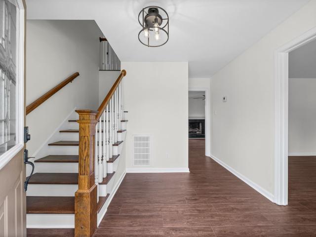132 Windsor Dr
