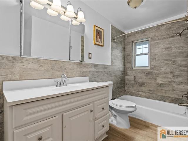 132 The Orchard L