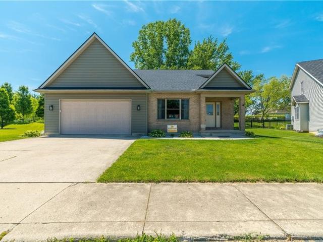 132 Village Green Dr, Sidney, OH 45365