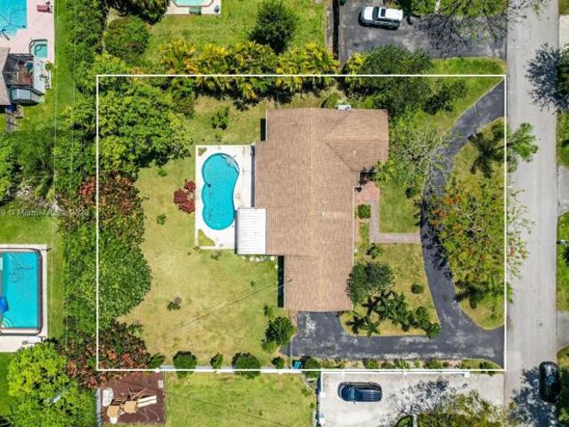 13341 99th Ct SW, Miami, FL 33176