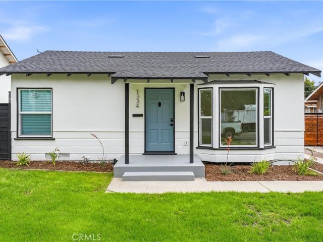1334 N Sultana