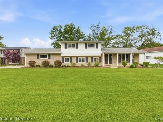 1334 Beemer Ct, Oxford Township, MI 48371