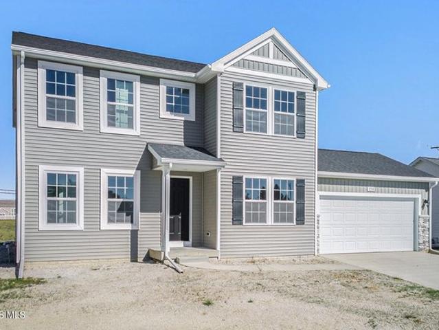 1334 Clairmont Ave, Napoleon, OH 43545
