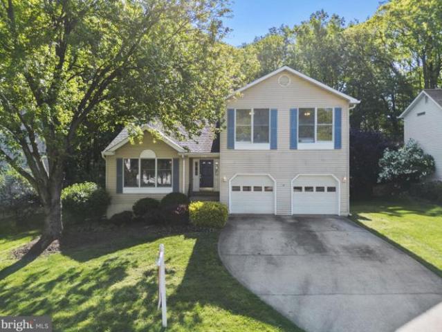 1334 Grant St, Herndon, VA 20170