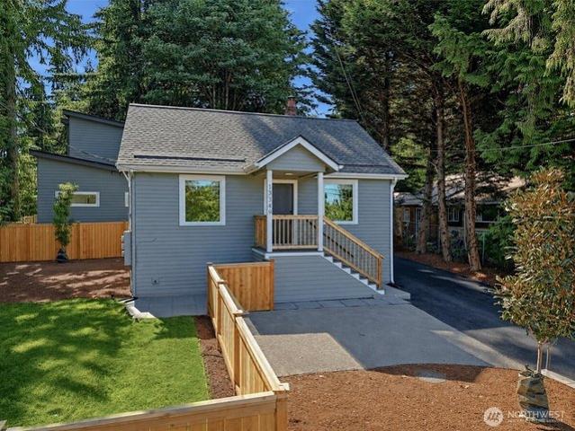 1334 th Ave NE, Seattle, WA 98125
