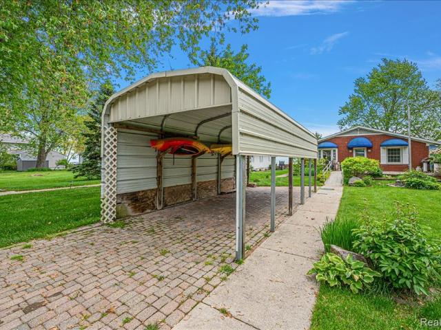 13358 Laplaisance Woods Street