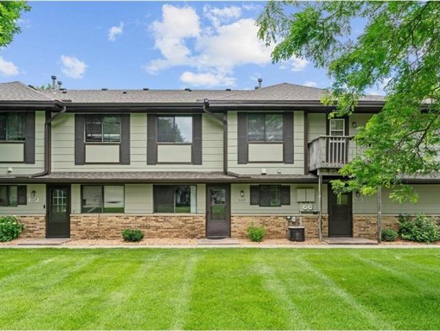 13359 Zenith Ln, Eden Prairie, MN 55346