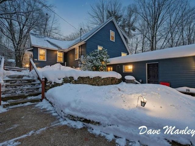 1335 Crestbrook Ave, Norton Shores, MI 49444