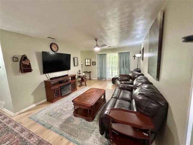 1335 Crestview Drive