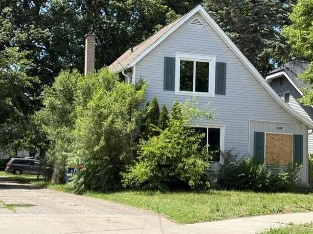 1335 Kalamazoo Ave SE, Grand Rapids, MI 49507
