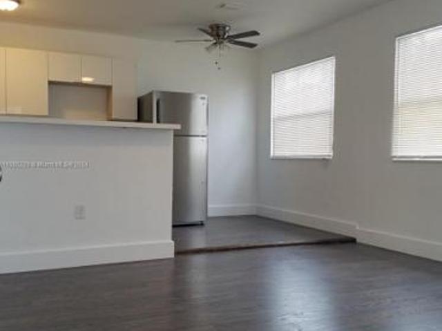 1335 SW 8th St #2, Miami, FL 33135