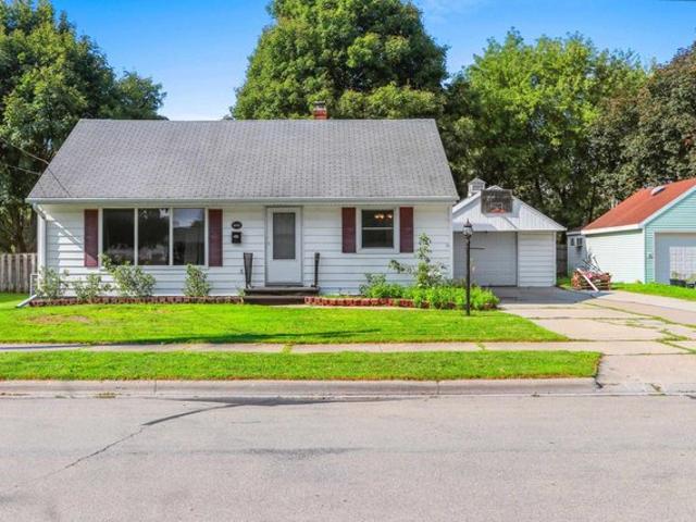 1335 San Jose Pl, Green Bay, WI 54303