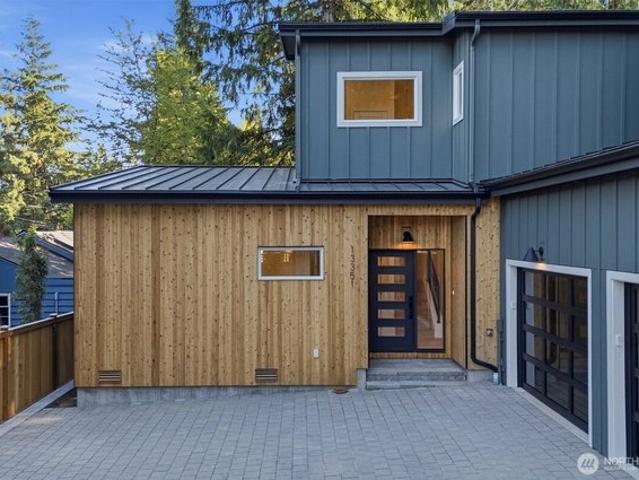 1335 th Ave NE, Seattle, WA 98125